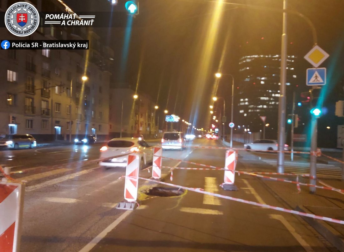 Na Vajnorskej v Bratislave sa prepadla vozovka, premávka je obmedzená, Bratislavský kuriér