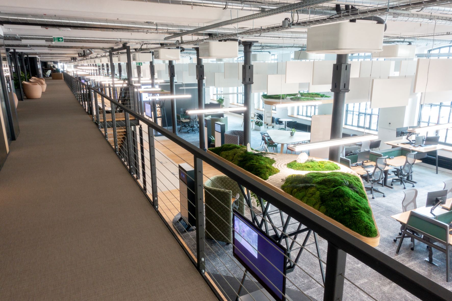 V Bratislave otvorili jedno z najmodernejších centier v oblasti dát a ...